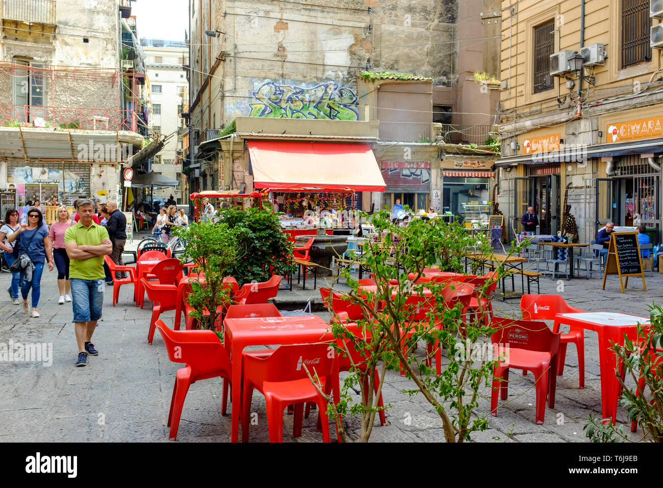 The Palazzo Mazzarino-Merlo, street food, Vucciria, Palermo, Sicily ...