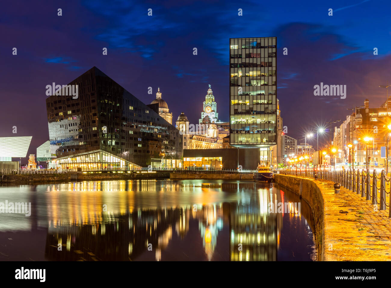 Royal liver building sunset hi-res stock photography and images - Alamy