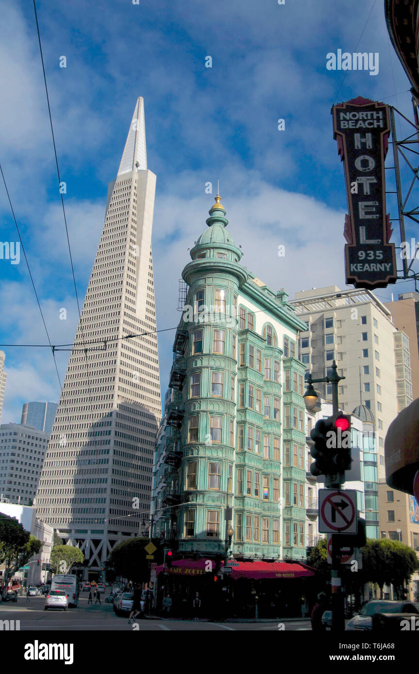 Sf pyramid hi-res stock photography and images - Alamy