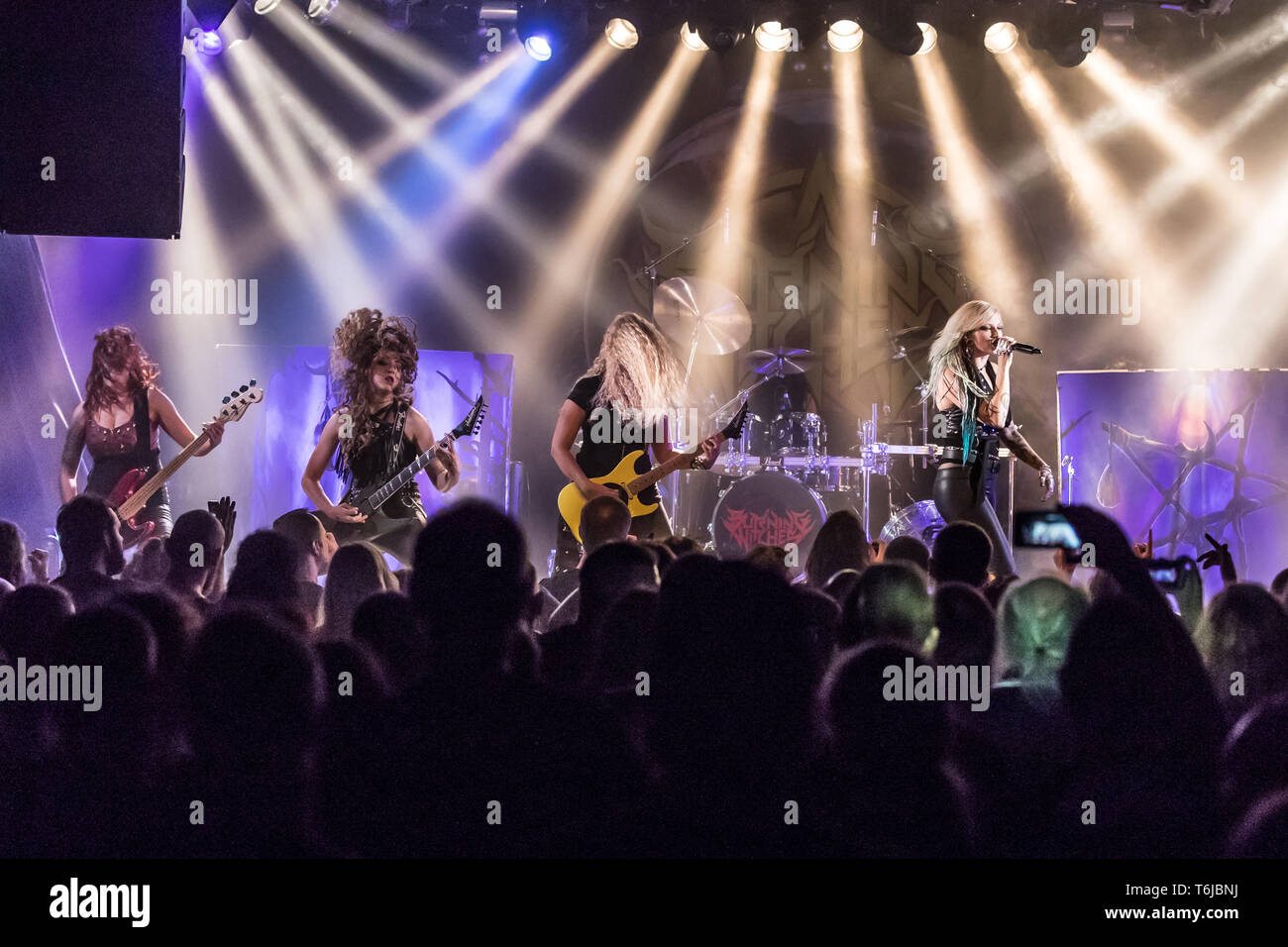 Romana Kalkuhl Guitars High Resolution Stock Photography and Images - Alamy