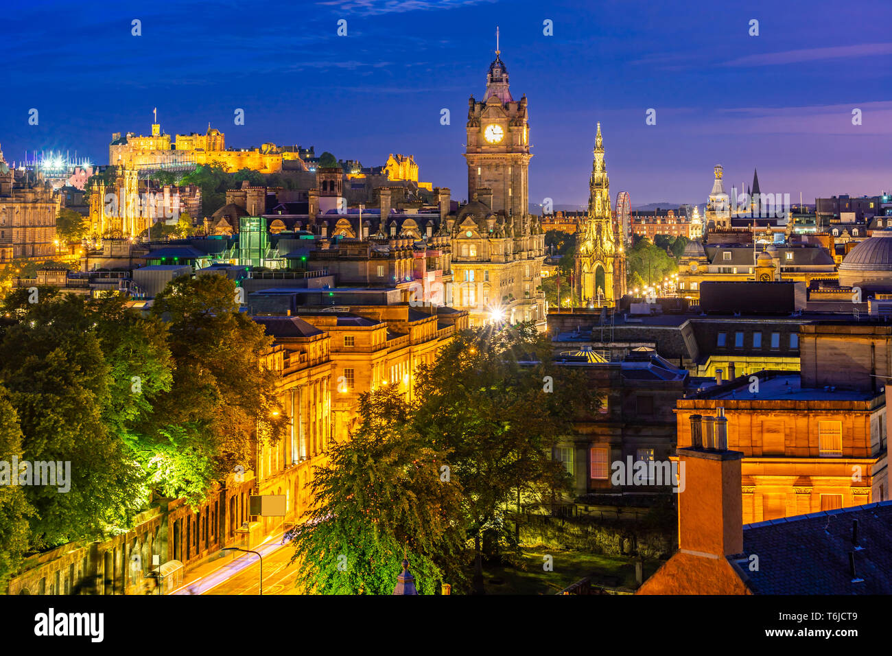 Edinburgh castle sunset aerial hi-res stock photography and images - Alamy
