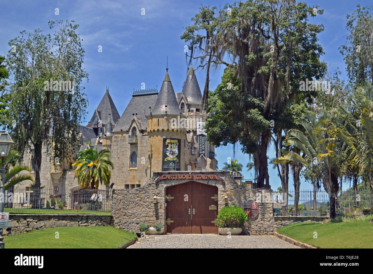 Itaipava castle hi-res stock photography and images - Alamy