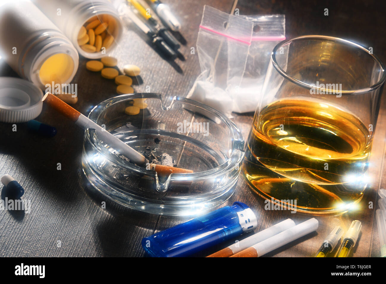 Illicit substances hi-res stock photography and images - Alamy