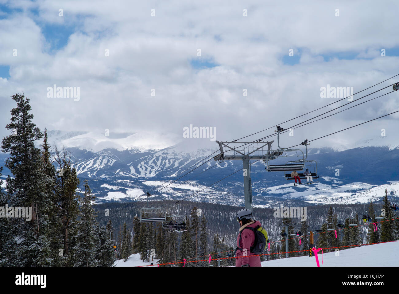 People skiing and preparing to ski at Keystone Ski Resort, Keystone ...