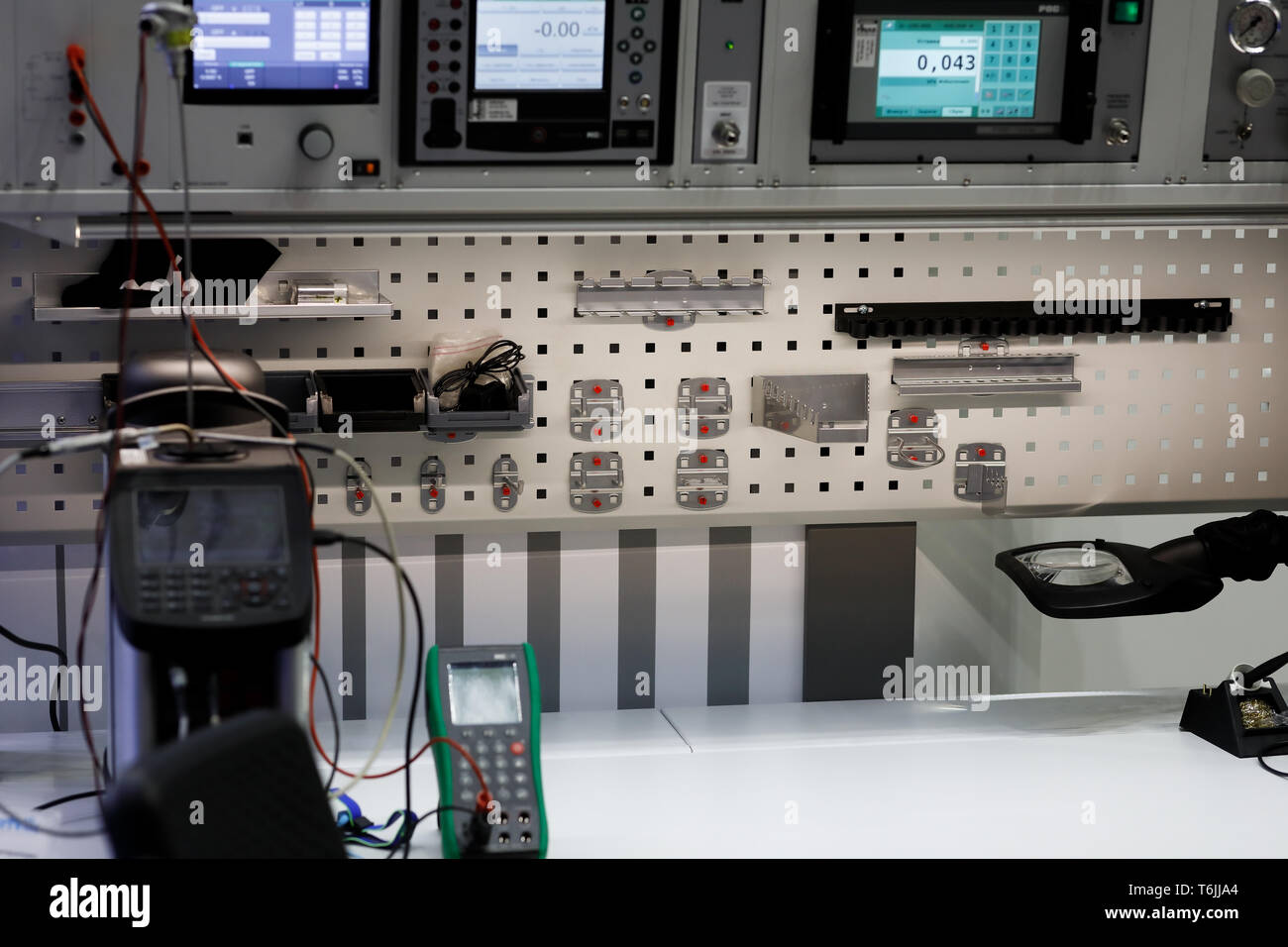 Qc lab laboratory quality hi-res stock photography and images - Alamy