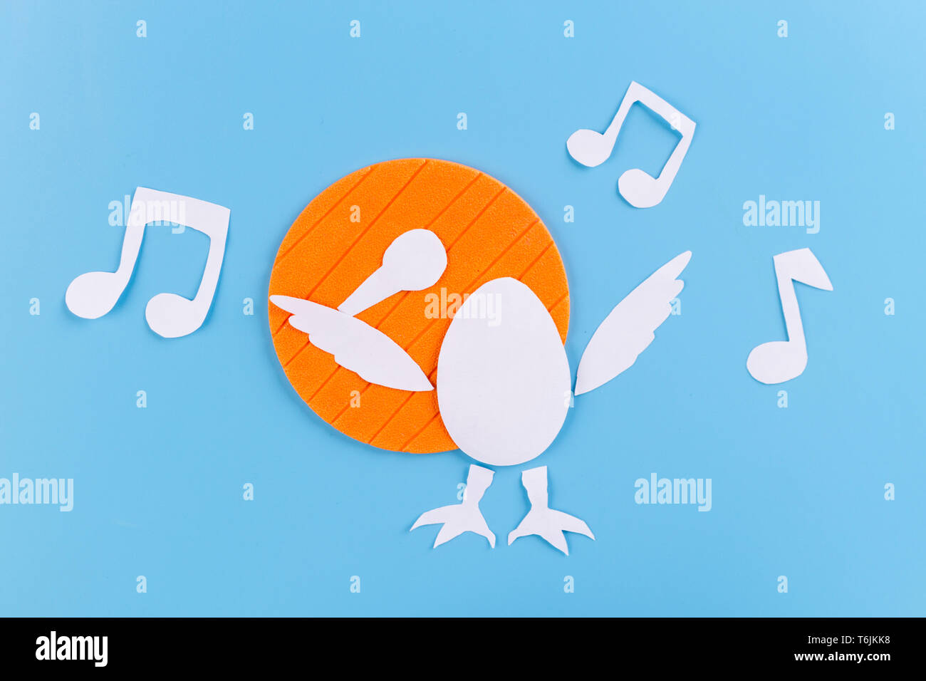 egg as a singer singing concept image Stock Photo - Alamy