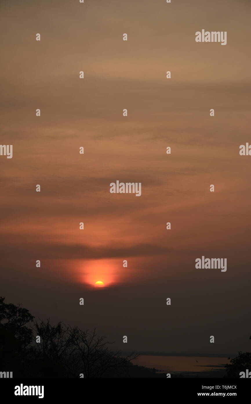 Sunrise over angkor wat temples hi-res stock photography and images - Alamy