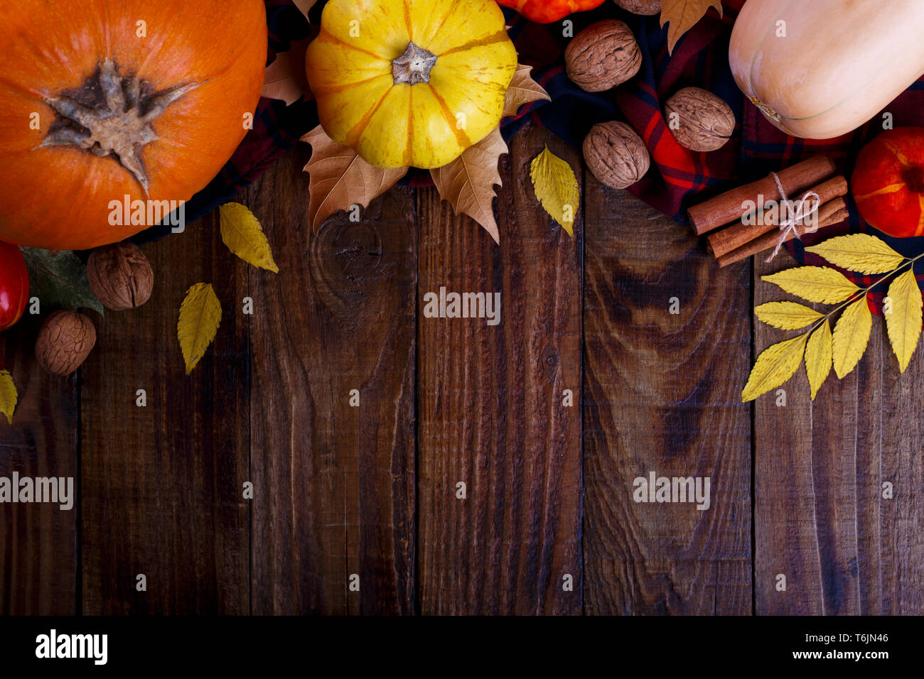Thanksgiving autumn background hi-res stock photography and images - Alamy