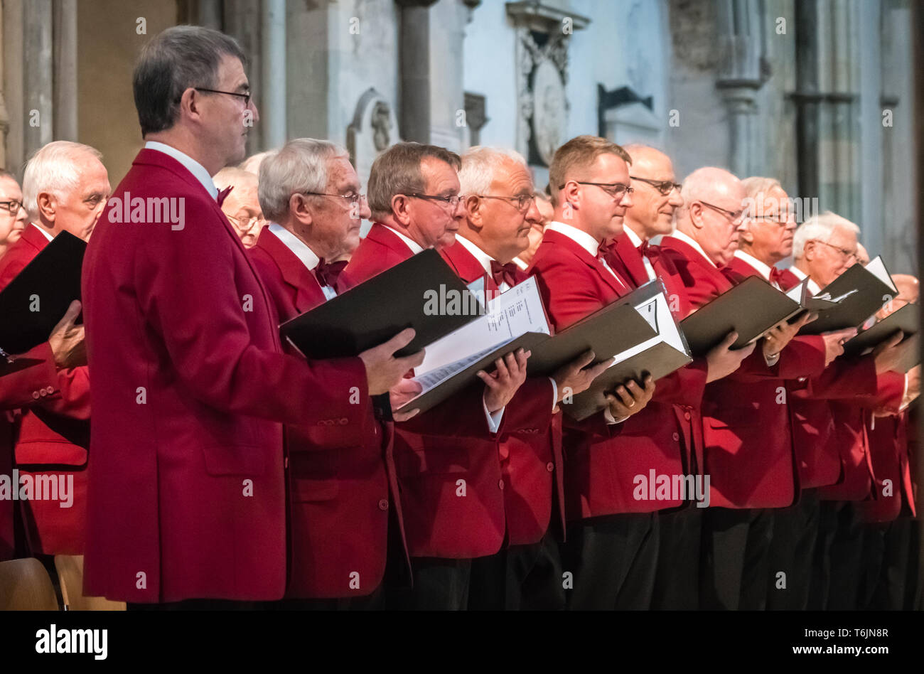 Psalm singing in church hi-res stock photography and images - Alamy