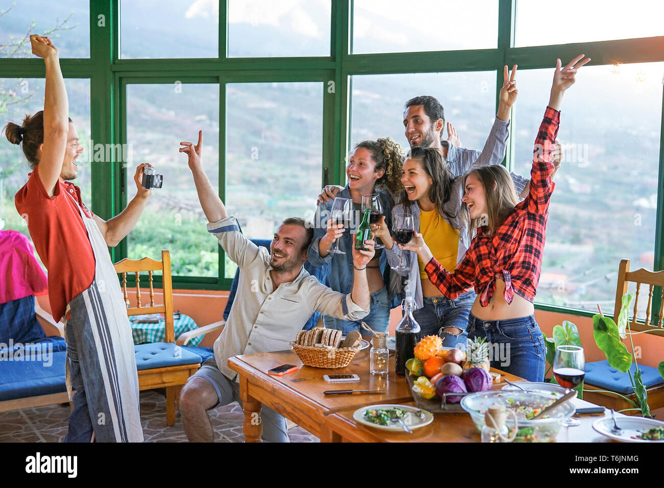 Vintage lunch people hi-res stock photography and images - Alamy