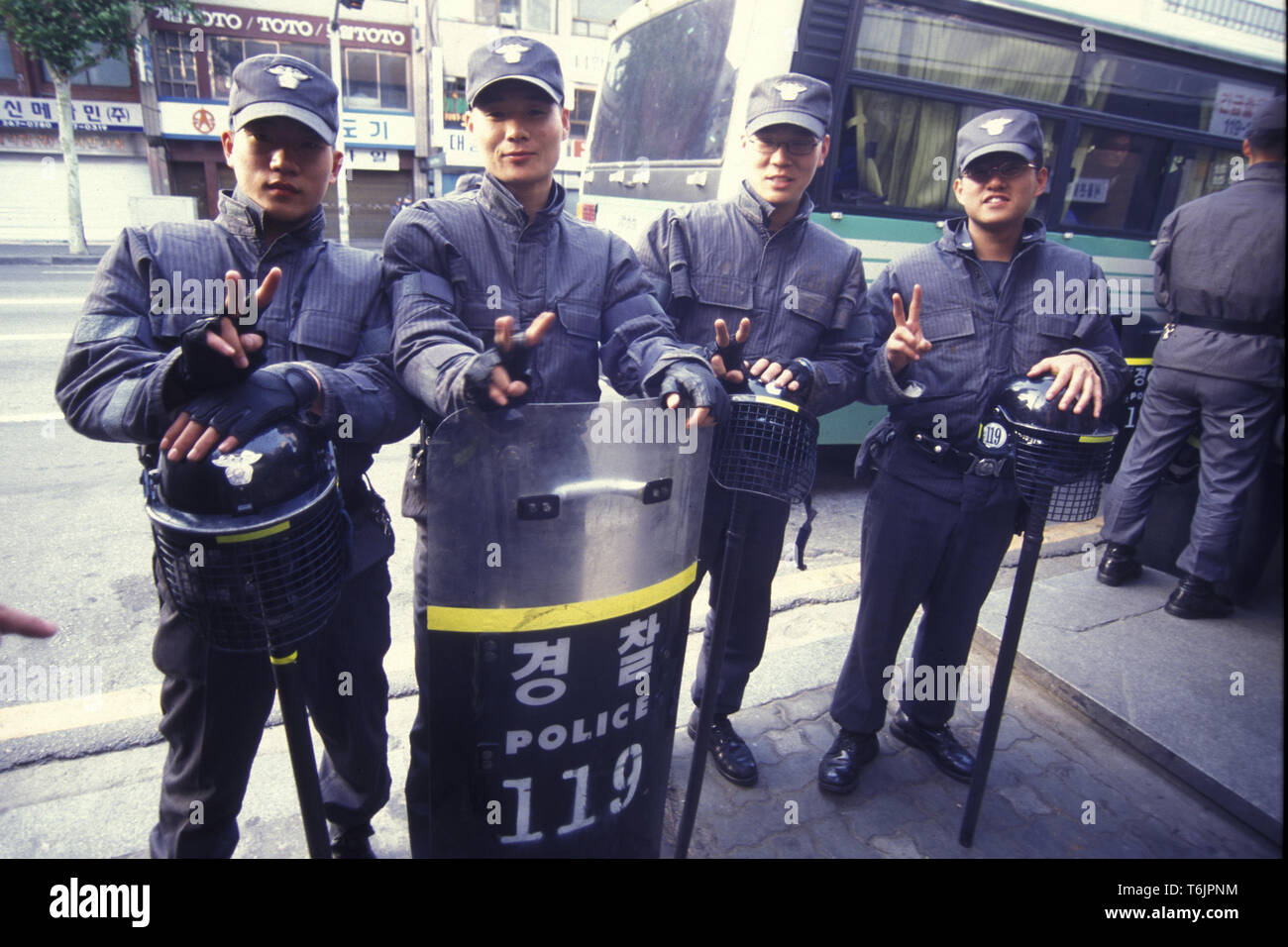 Seoul police hi-res stock photography and images - Alamy