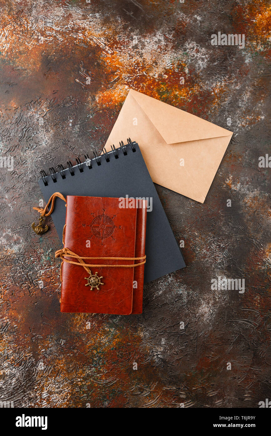 Table of items hi-res stock photography and images - Alamy