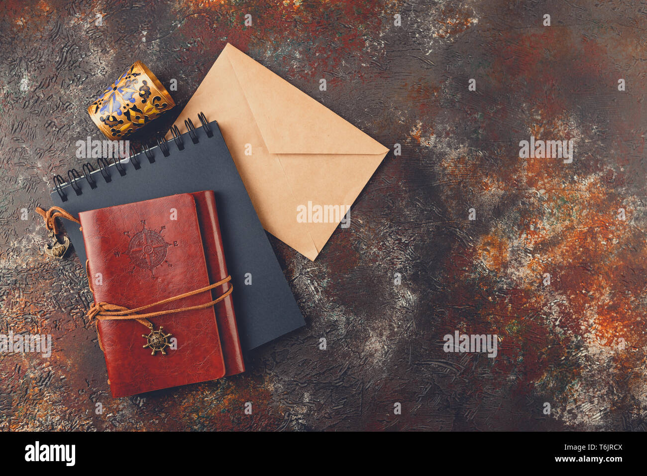 Table of items hi-res stock photography and images - Alamy