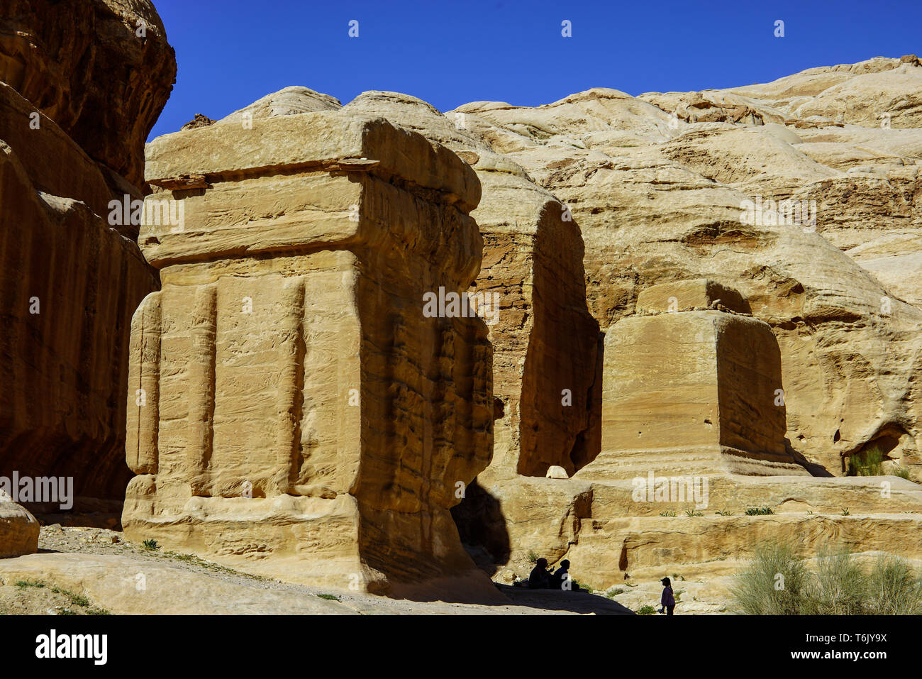 Cube shaped building hi-res stock photography and images - Alamy