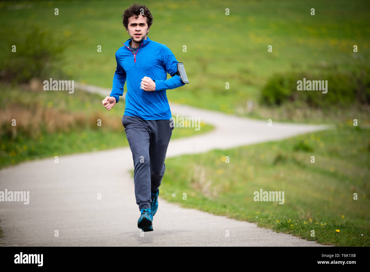 Mid twenties mid 20s hi-res stock photography and images - Alamy