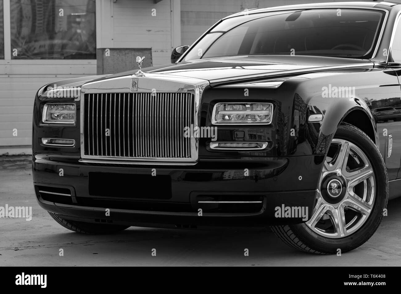 Model house in front Black and White Stock Photos & Images - Alamy