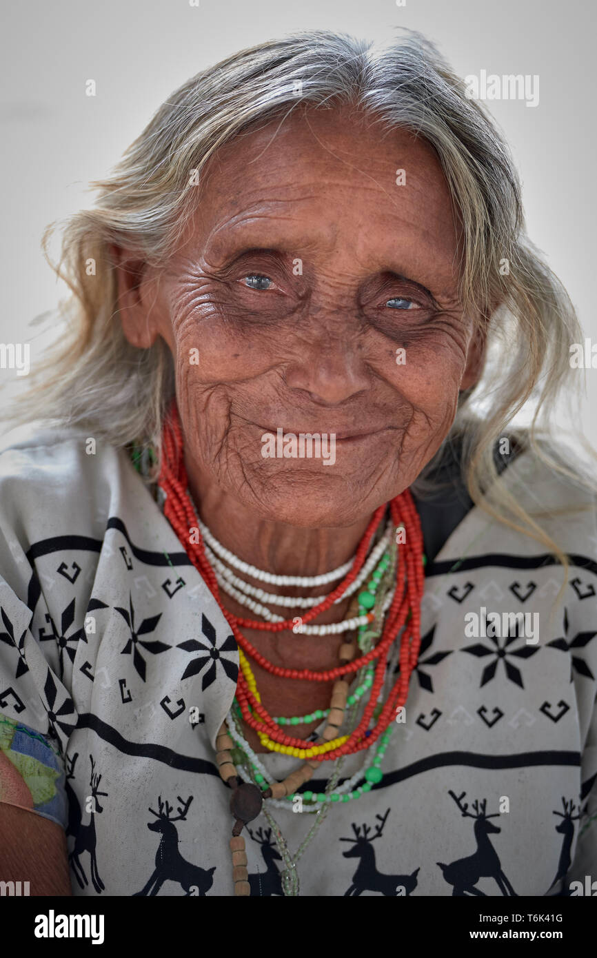 A venezuelan indigenous woman hi-res stock photography and images - Alamy