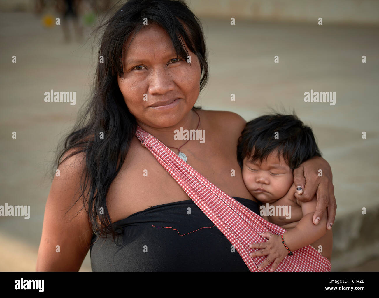 Indigenous mother hi-res stock photography and images - Alamy