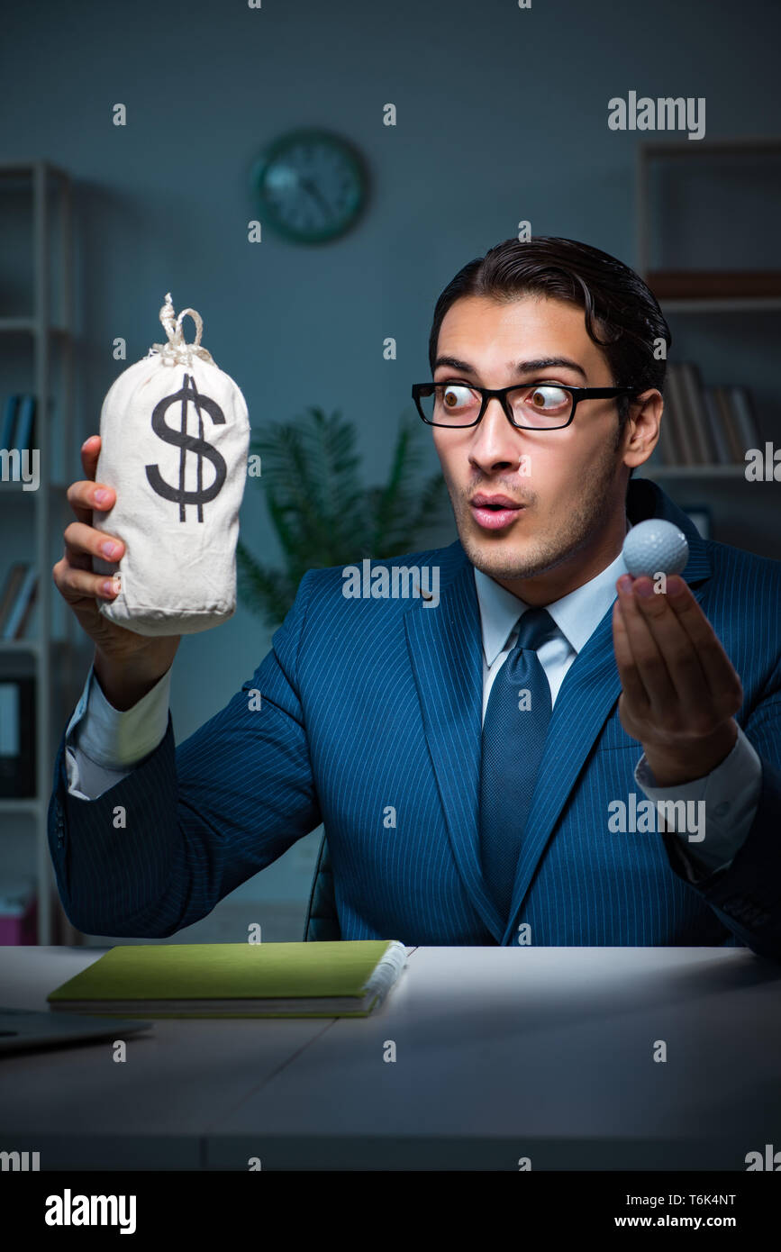 Golf ball and money hi-res stock photography and images - Alamy