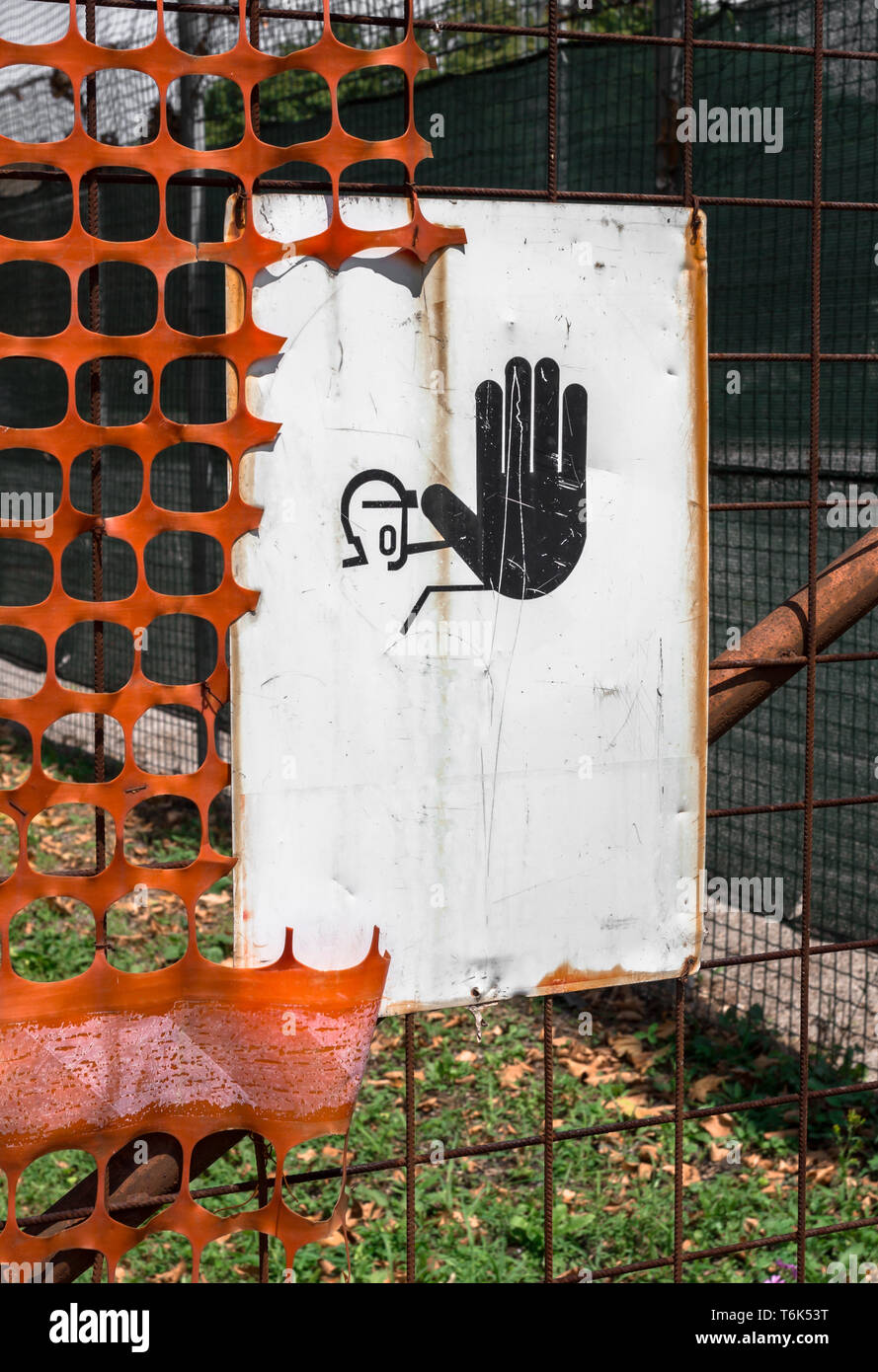 Restricted access site hi-res stock photography and images - Alamy