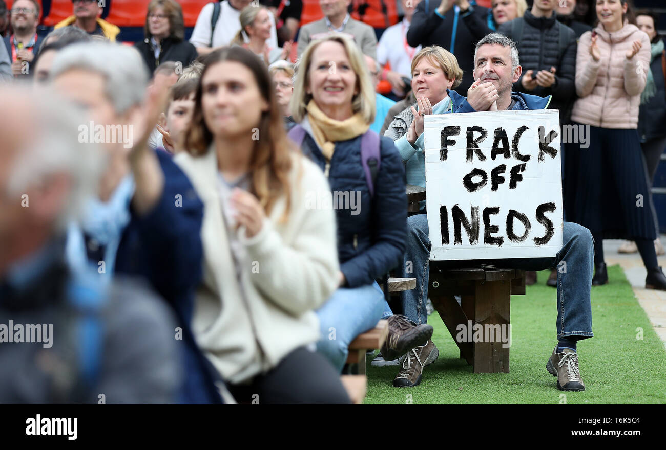 Lone protester hi-res stock photography and images - Alamy