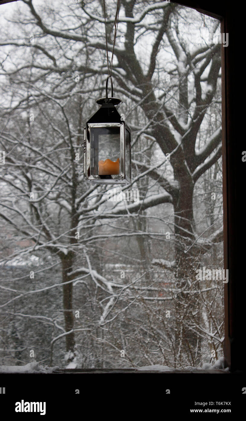 Winter snow scene through window hi-res stock photography and images ...