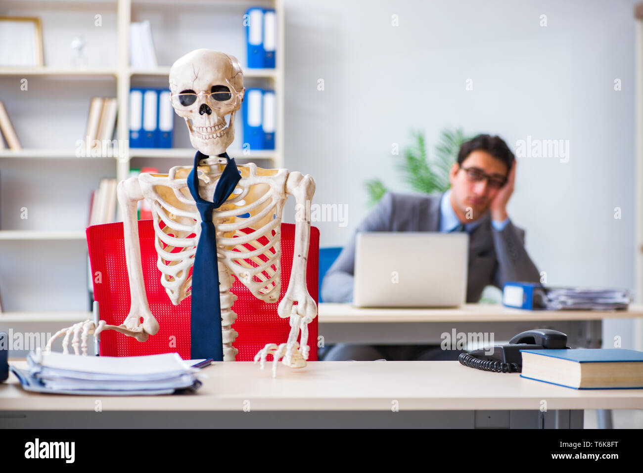 Skeleton in office computer hi-res stock photography and images - Alamy