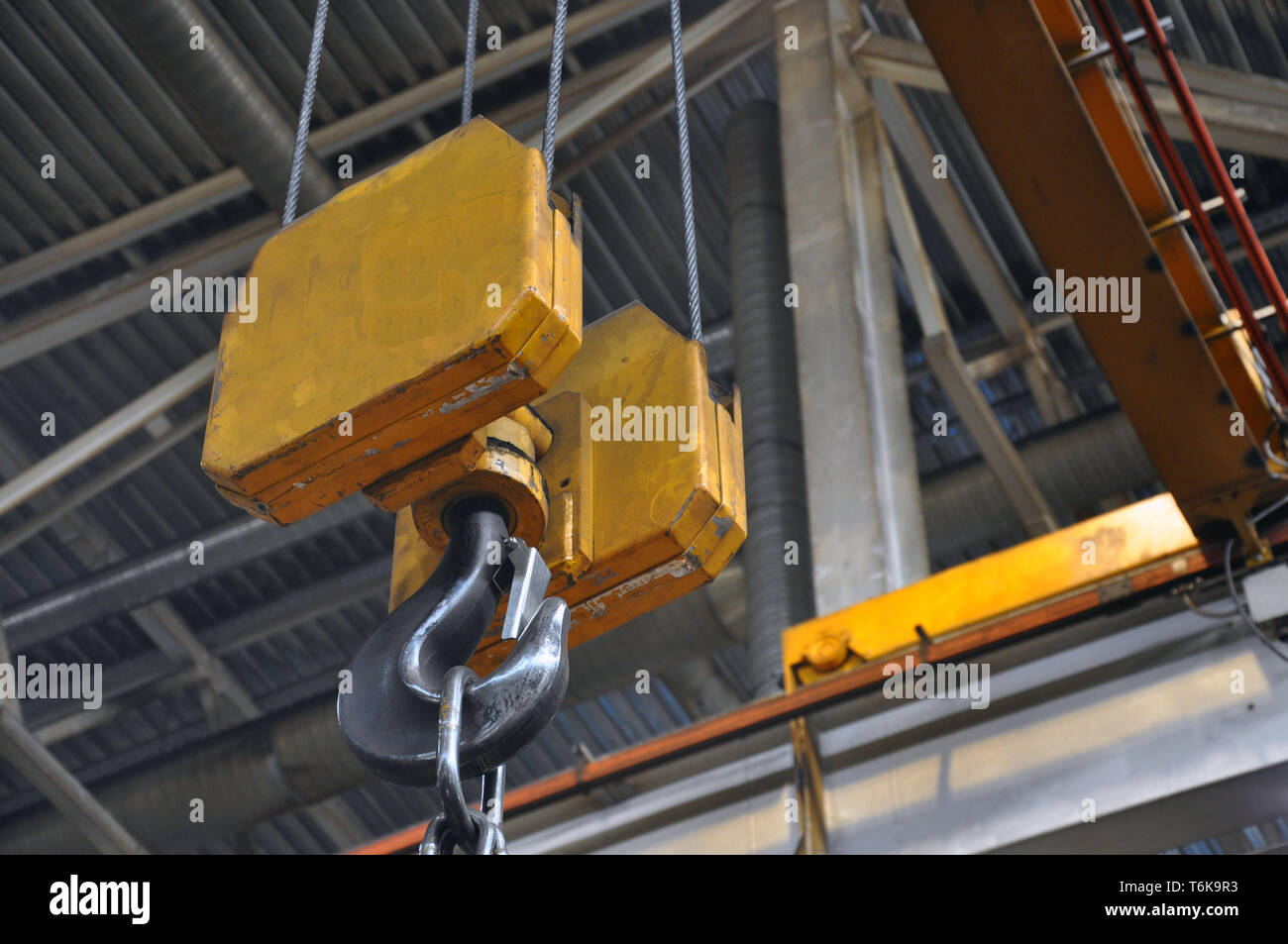 Metallic industrial hook hi-res stock photography and images - Alamy