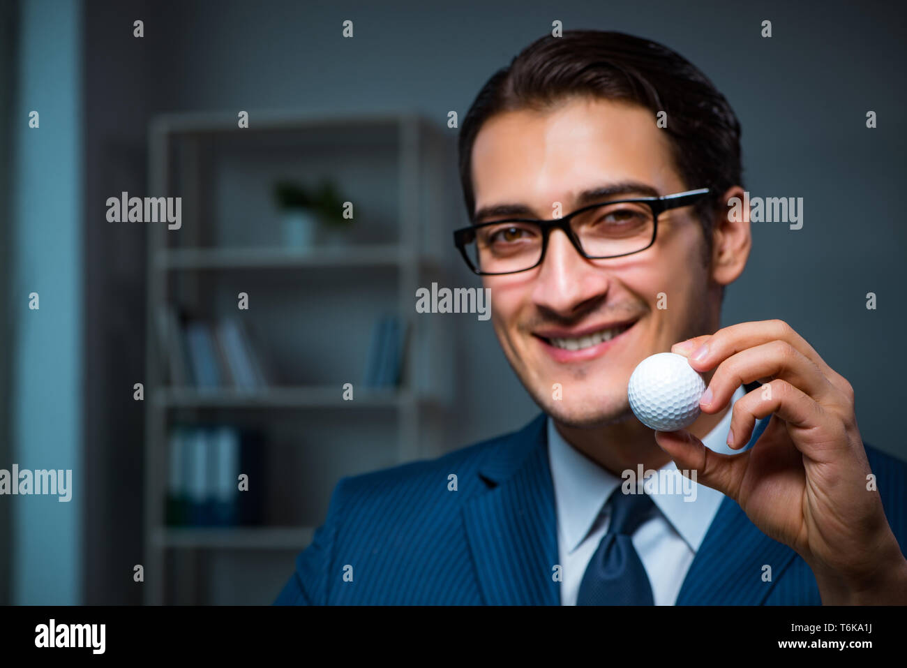 Golf course employee hi-res stock photography and images - Alamy