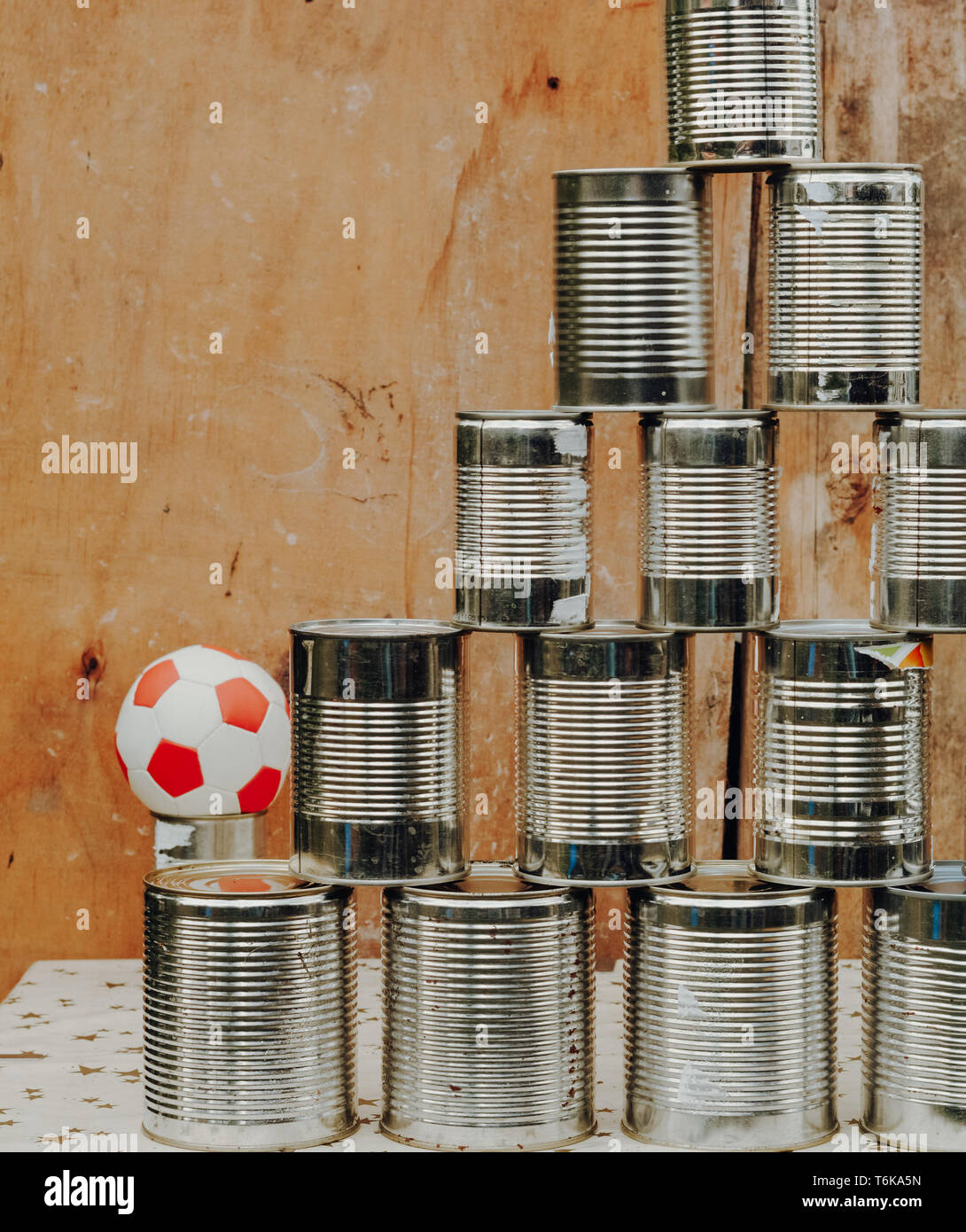 Aluminum cans pyramid hi-res stock photography and images - Alamy