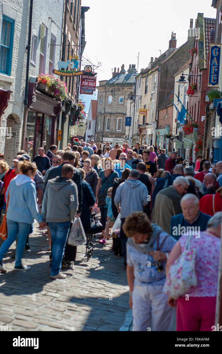 Whitby summer tourists hi-res stock photography and images - Alamy