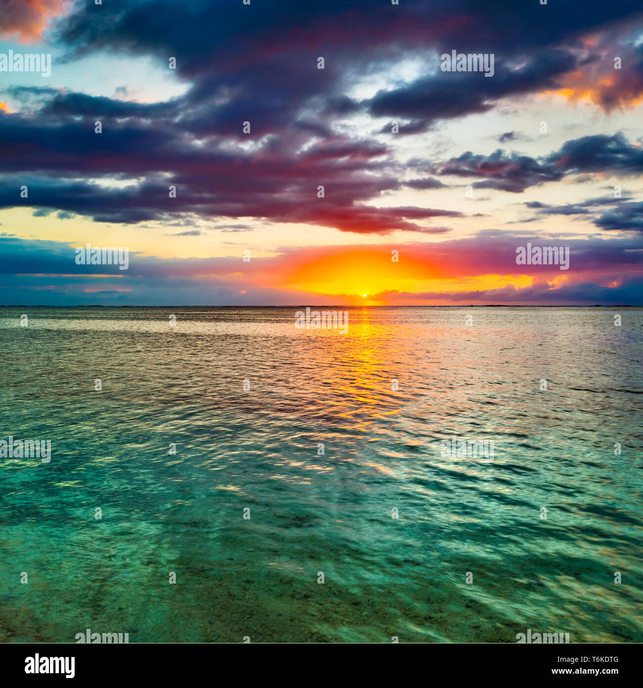Cloudy seaview hi-res stock photography and images - Alamy