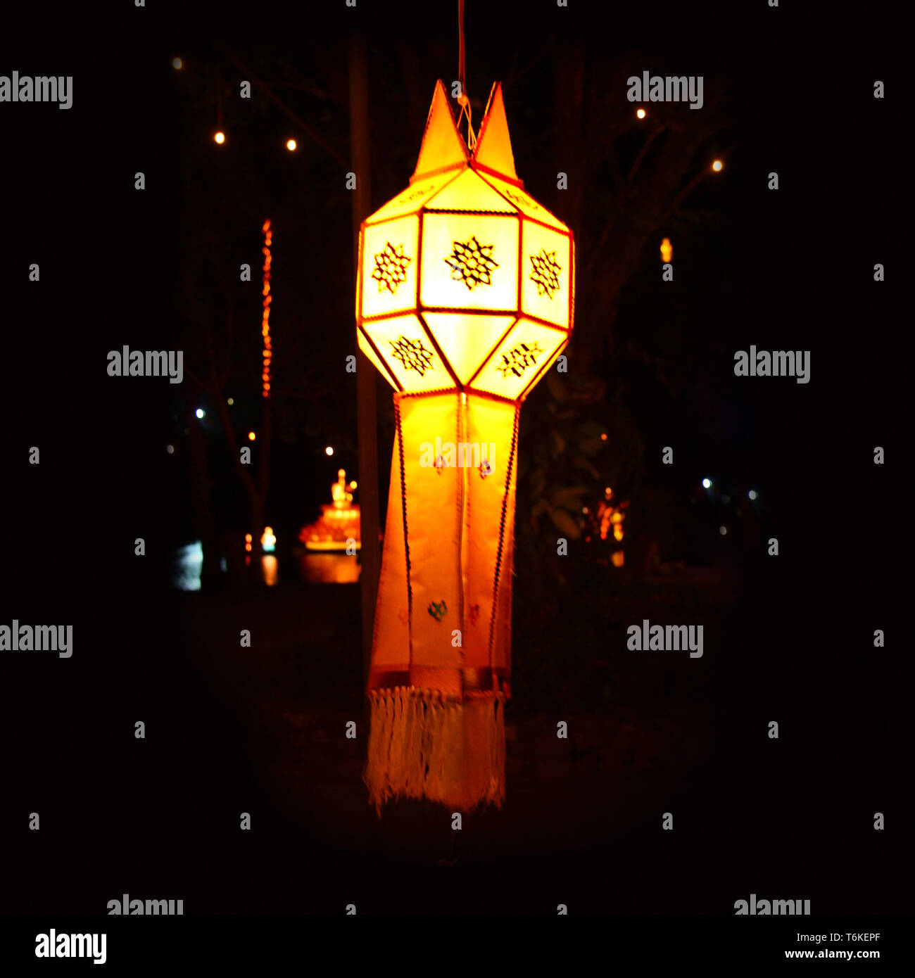 Paper lantern shop display hi-res stock photography and images - Alamy