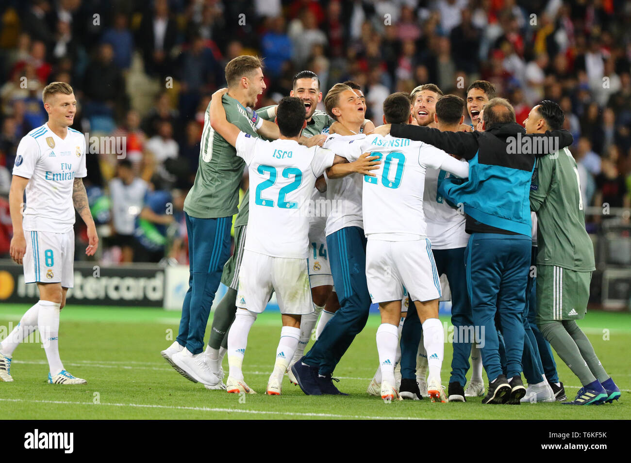 Real madrid score their winning goal hi-res stock photography and ...