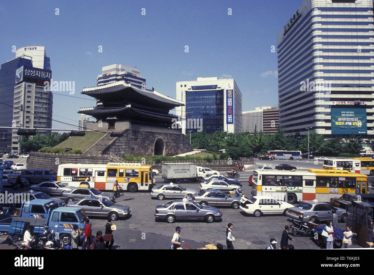Dongdaemun gate hi-res stock photography and images - Alamy