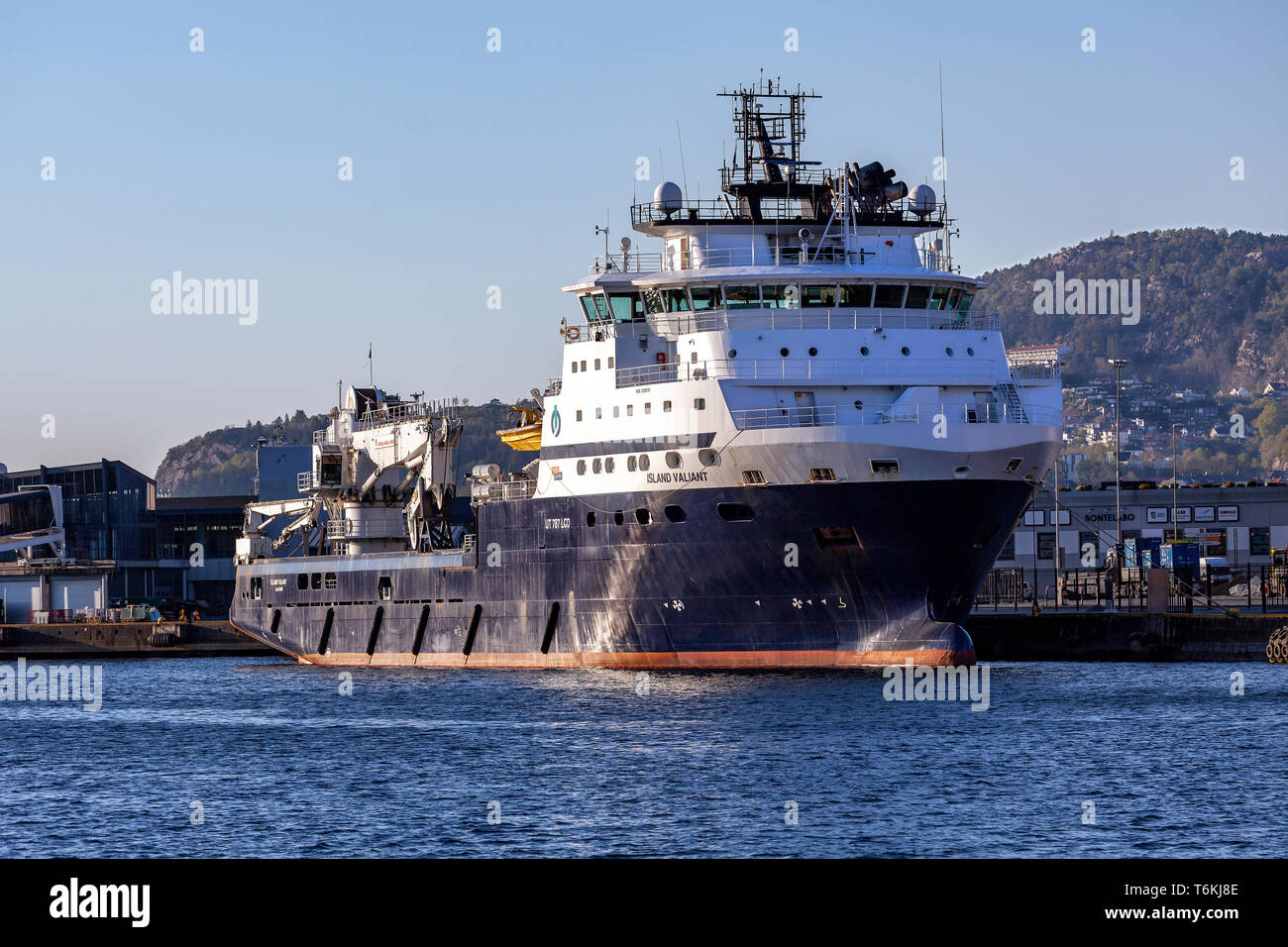 Offshore AHTS anchor handling tug supply light construction vessel ...