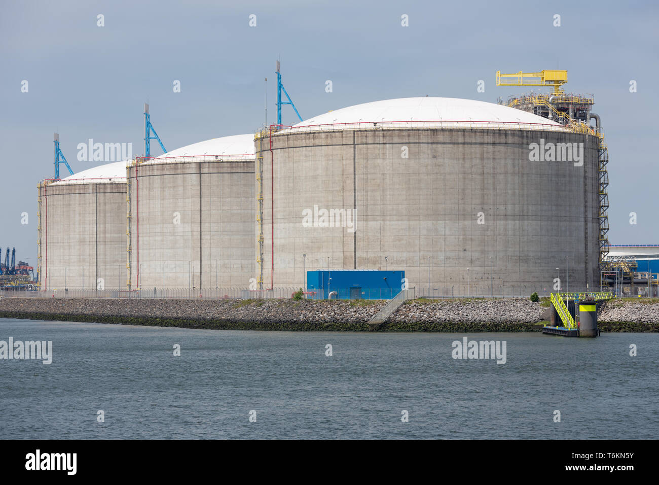 Biggest oil tanks europe hi-res stock photography and images - Alamy
