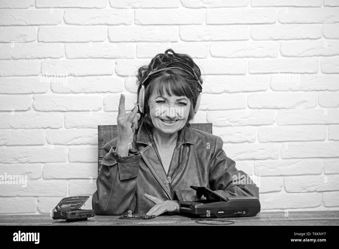 Radio School Operator Stock Photos & Radio School Operator Stock Images ...