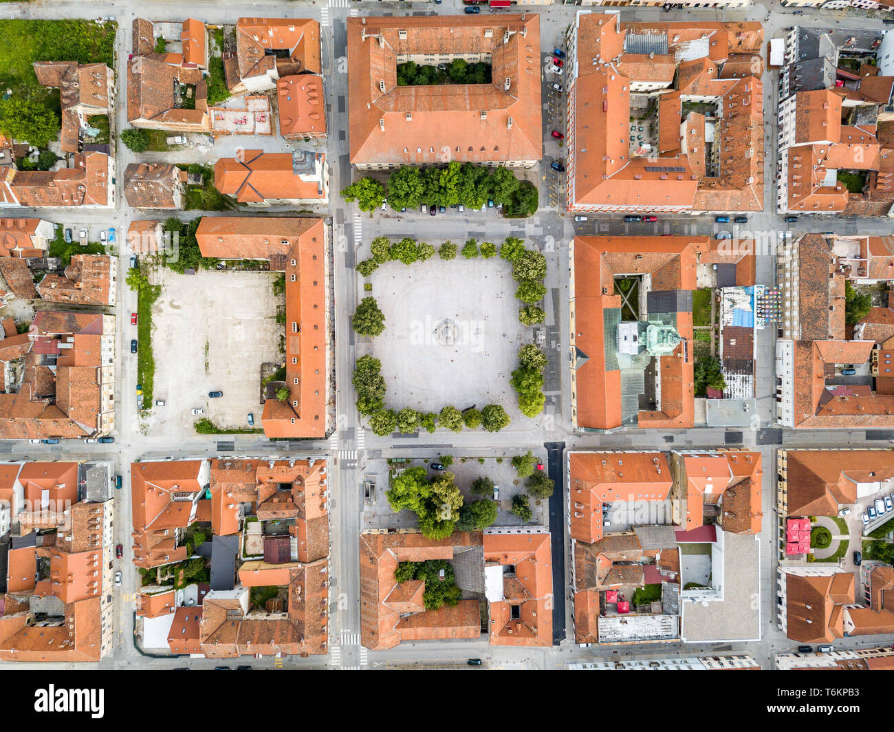 Orthogonal walls hi-res stock photography and images - Alamy