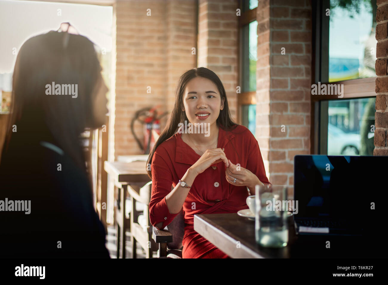Asian girls in bar hi-res stock photography and images - Alamy