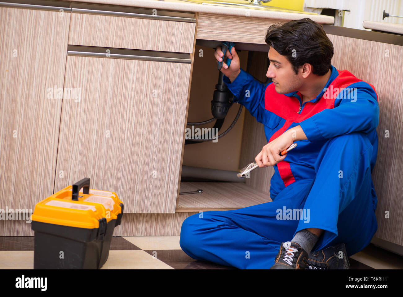 Plumber service wash basin hi-res stock photography and images - Alamy