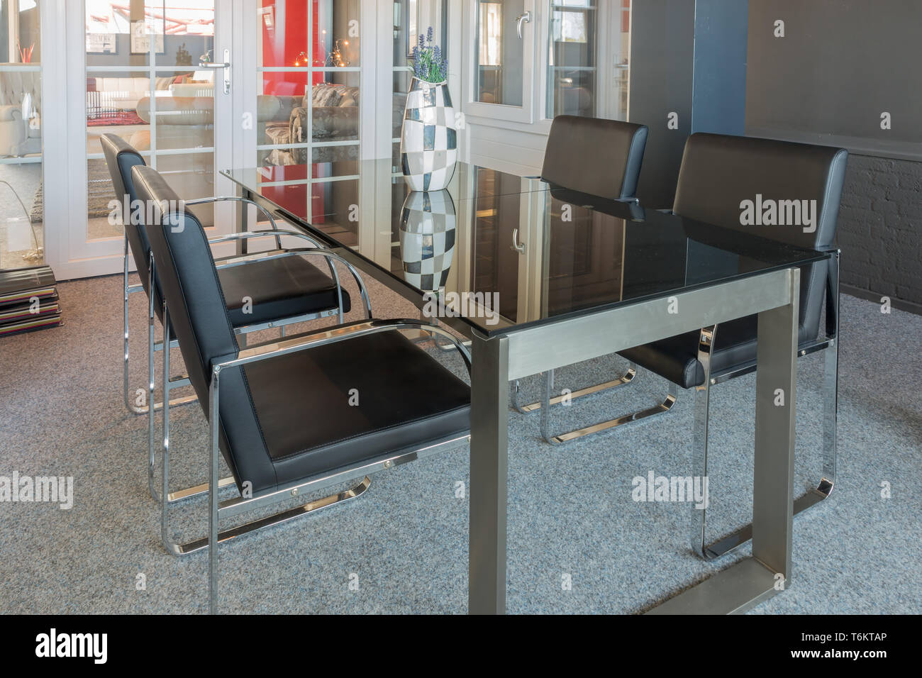 Commercial kitchen showroom hi-res stock photography and images - Alamy