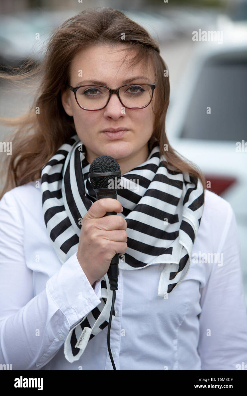 Female Reporter Street Microphone High Resolution Stock Photography and ...