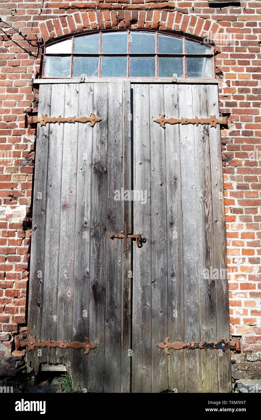 Barn gate hi-res stock photography and images - Alamy