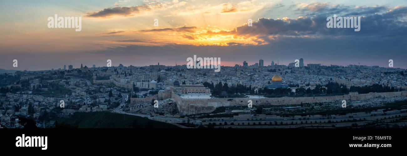 Beautiful panoramic aerial view of the Old City and Dome of the Rock ...