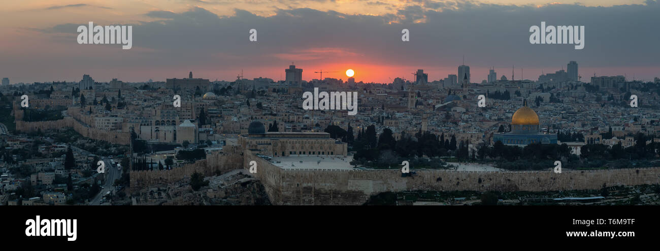Beautiful panoramic aerial view of the Old City and Dome of the Rock ...