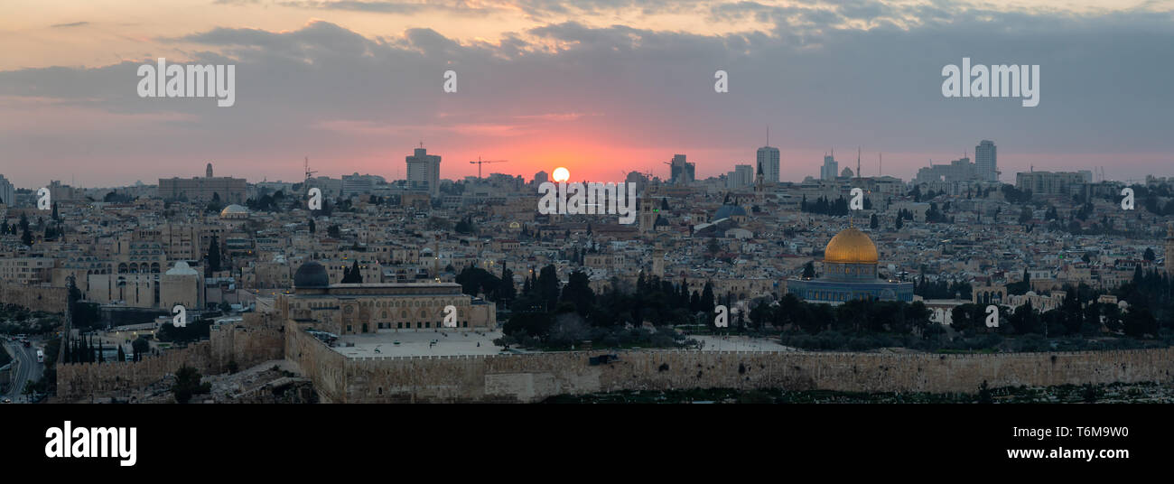Beautiful panoramic aerial view of the Old City and Dome of the Rock ...