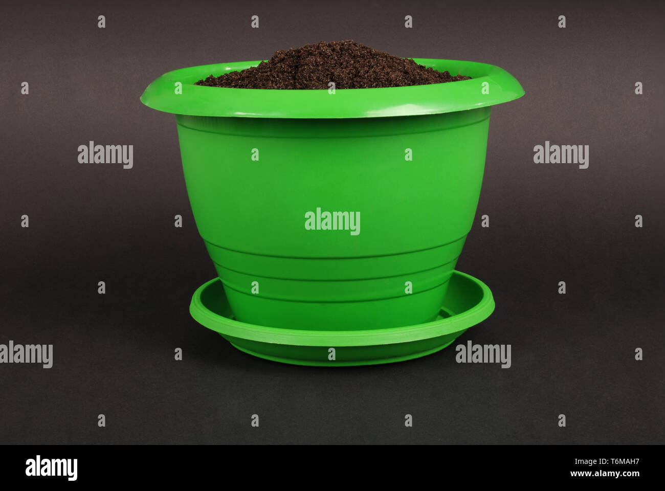 Ceramic pots color plastic hi-res stock photography and images - Alamy