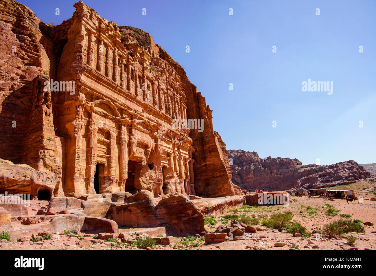 The Palace Tomb (Royal Tomb) is very impressive. Similar to Roman ...