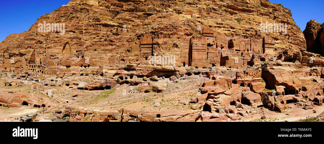 Visit tombs hi-res stock photography and images - Alamy